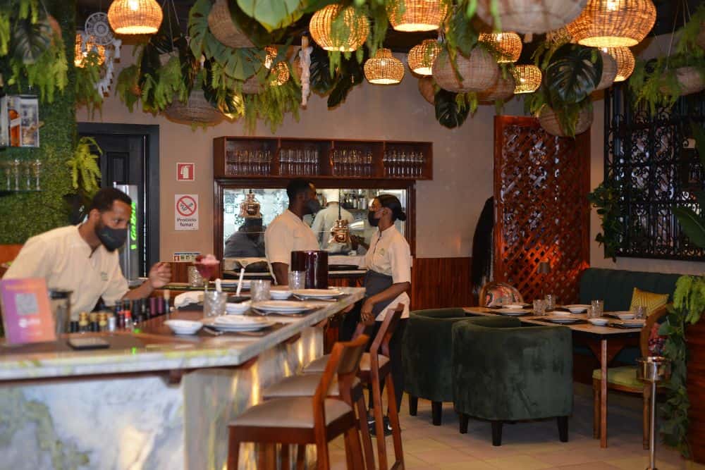 GO GREEN: THE RESTAURANT